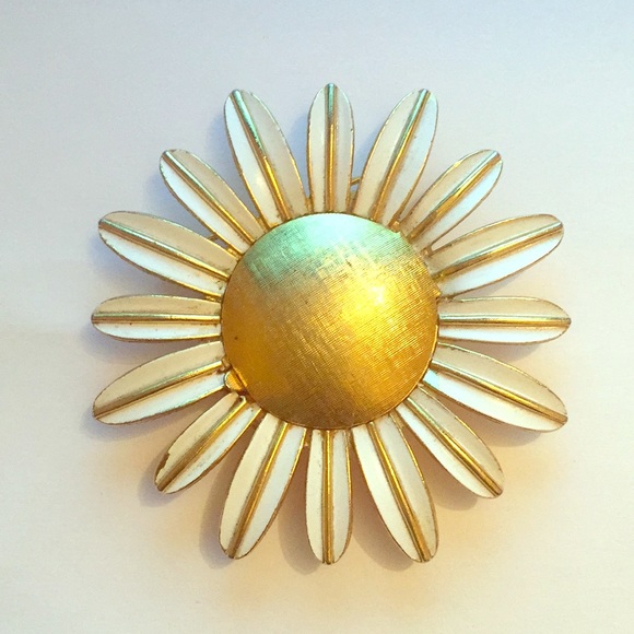 Avon | Jewelry | Vintage Avon Flower Pin | Poshmark